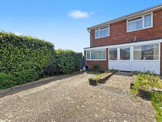 4 Bedroom Semi Detached House