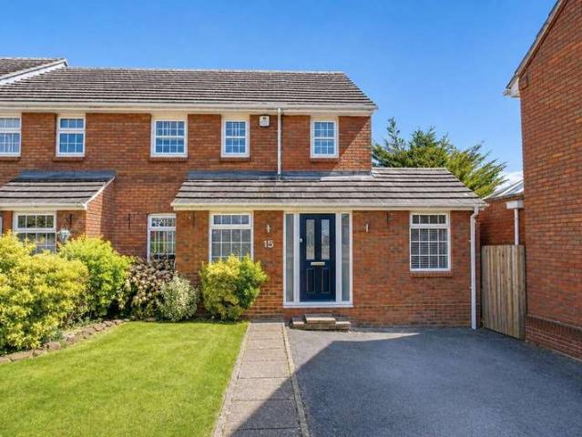 4 Bedroom Semi Detached House