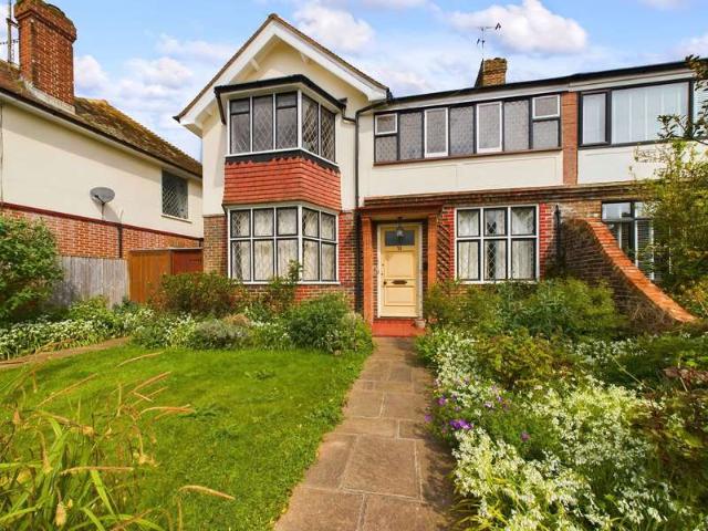 4 Bedroom Semi Detached House