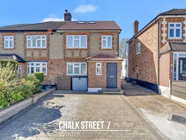 4 Bedroom Semi Detached House