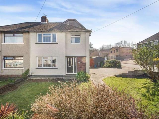 4 Bedroom Semi Detached House