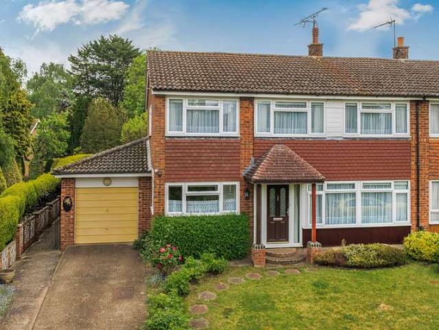 4 Bedroom Semi Detached House