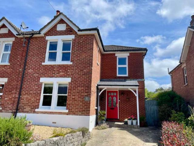 4 Bedroom Semi Detached House