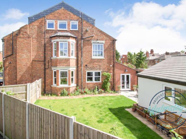 4 Bedroom Semi Detached House