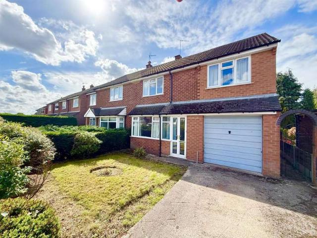 4 Bedroom Semi Detached House