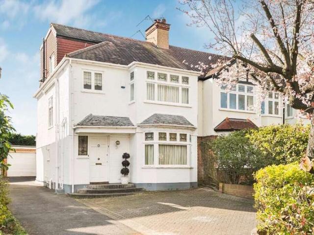 4 Bedroom Semi Detached House