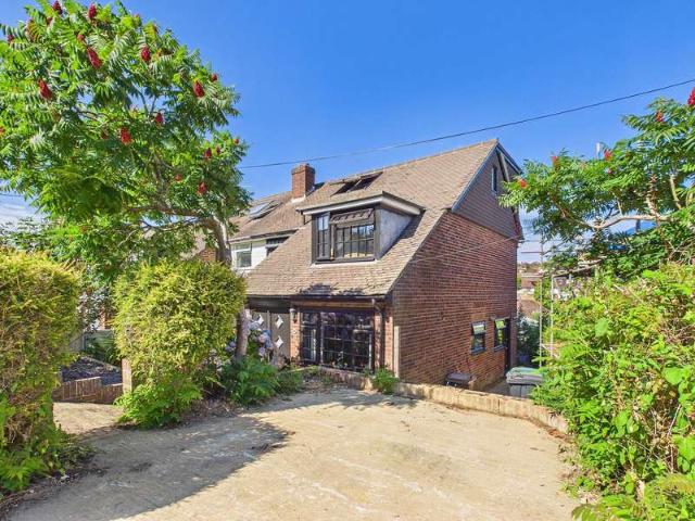 4 Bedroom Semi Detached House