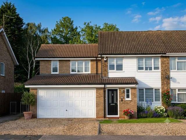 4 Bedroom Semi Detached House