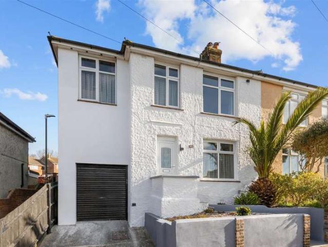 4 Bedroom Semi Detached House