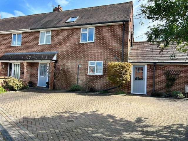 4 Bedroom Semi Detached House