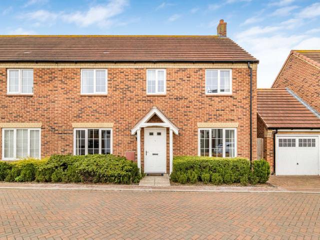 4 Bedroom Semi Detached House