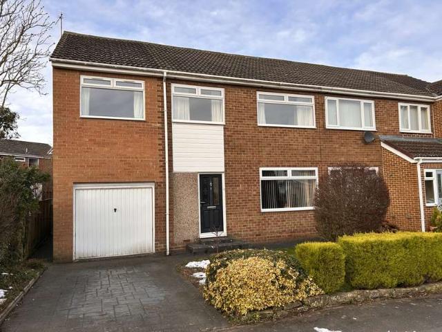 4 Bedroom Semi Detached House