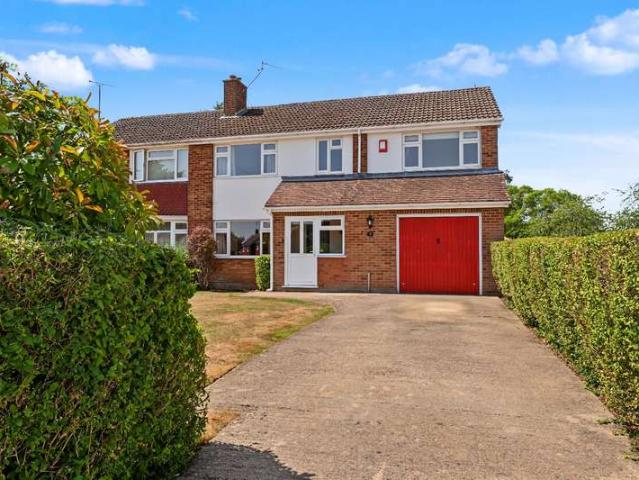 4 Bedroom Semi Detached House