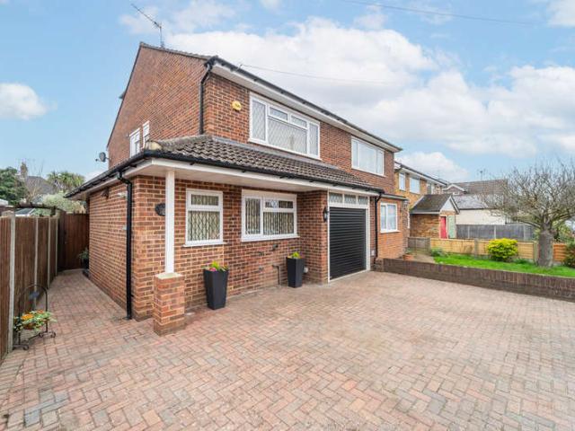4 Bedroom Semi Detached House