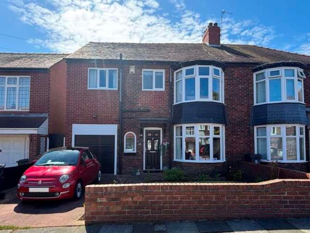 4 Bedroom Semi Detached House
