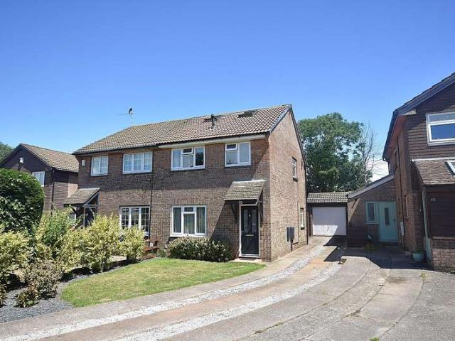 4 Bedroom Semi Detached House