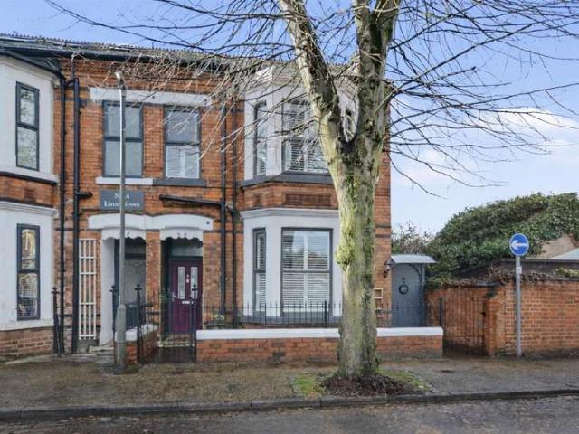 4 Bedroom Semi Detached House