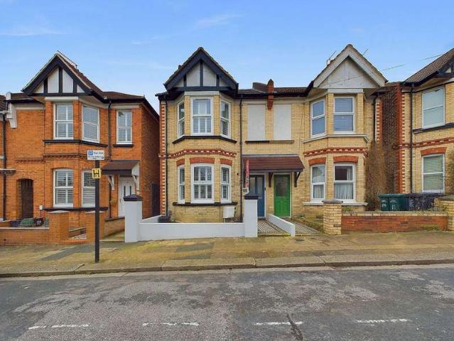4 Bedroom Semi Detached House