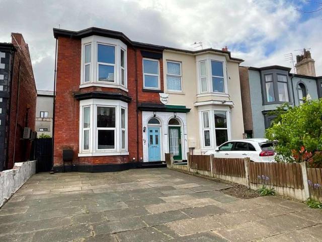 4 Bedroom Semi Detached House