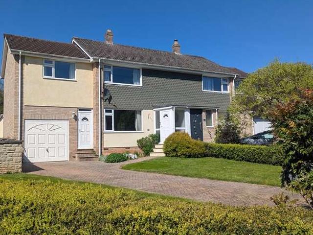 4 Bedroom Semi Detached House