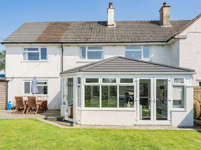 4 Bedroom Semi Detached House