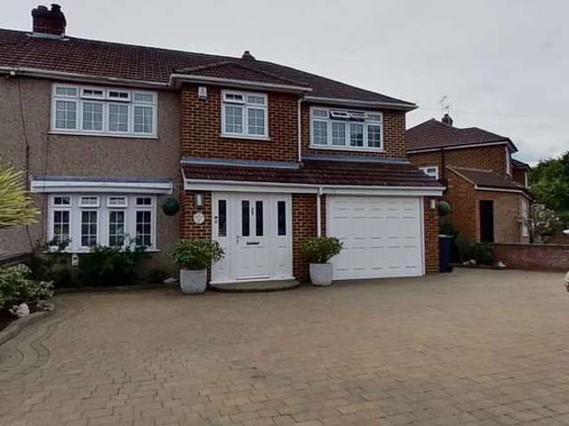 4 Bedroom Semi Detached House