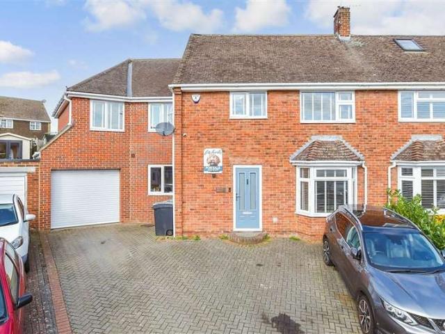 4 Bedroom Semi Detached House