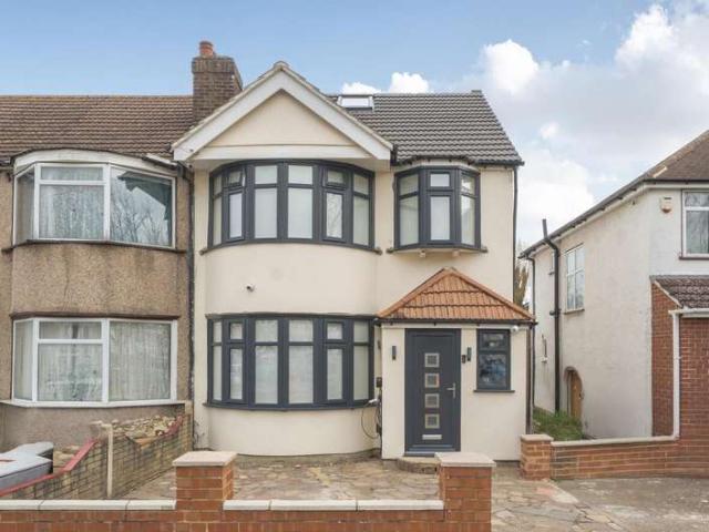 4 Bedroom Semi Detached House