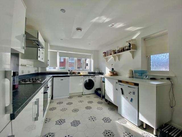 4 Bedroom Semi Detached House