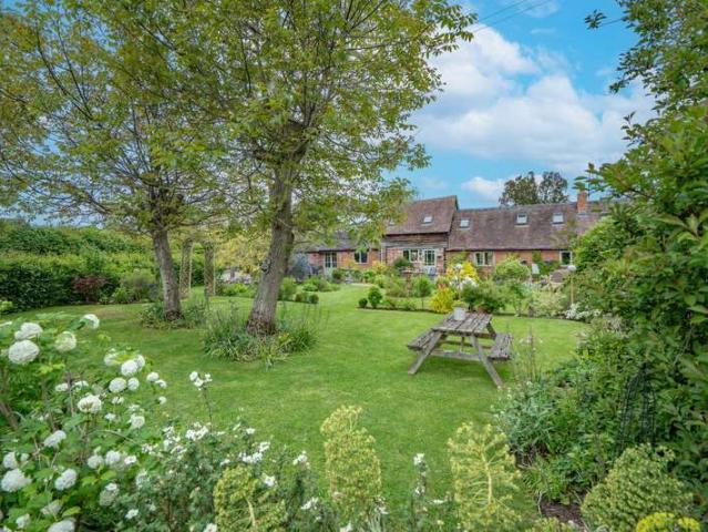4 Bedroom Semi Detached House