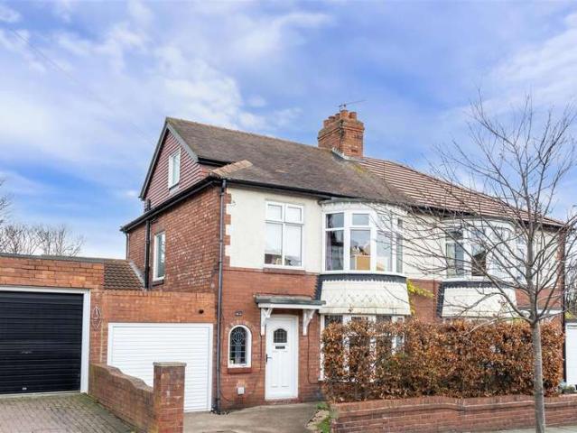 4 Bedroom Semi Detached House