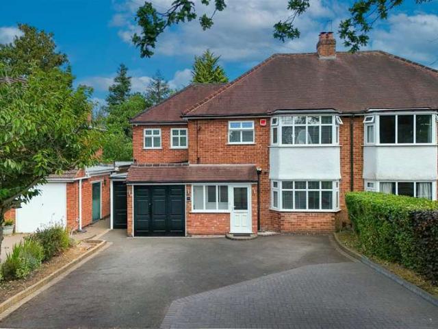 4 Bedroom Semi Detached House