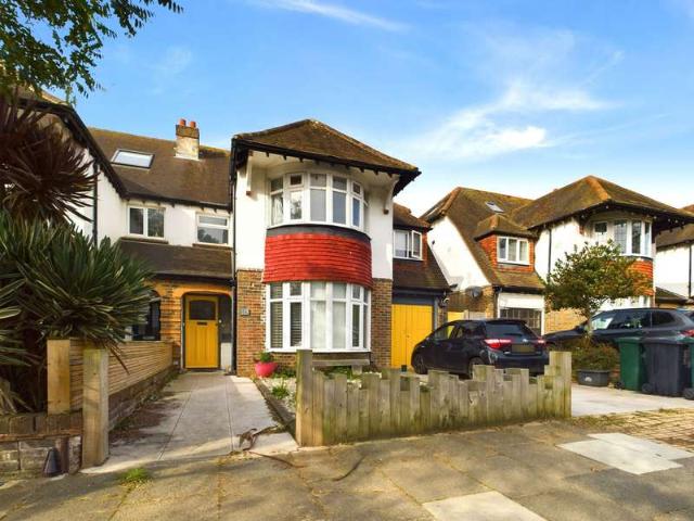 4 Bedroom Semi Detached House