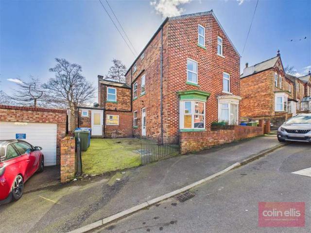 4 Bedroom Semi Detached House