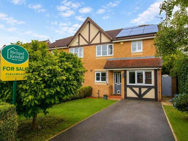 4 Bedroom Semi Detached House