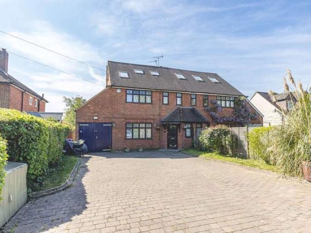 4 Bedroom Semi Detached House