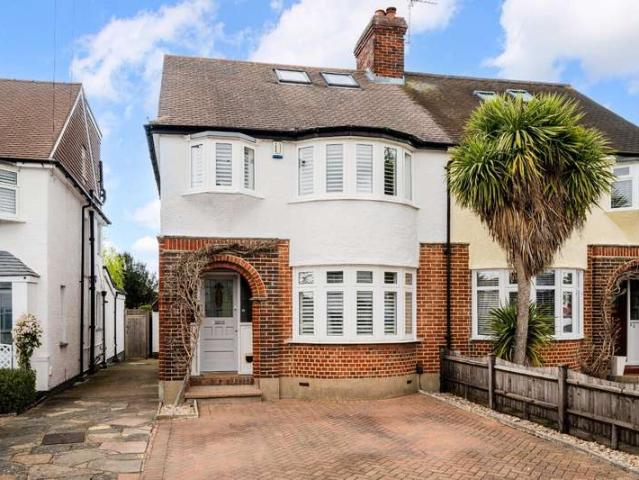 4 Bedroom Semi Detached House