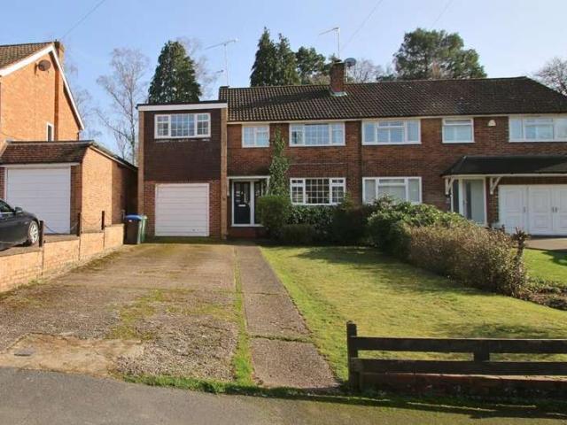 4 Bedroom Semi Detached House