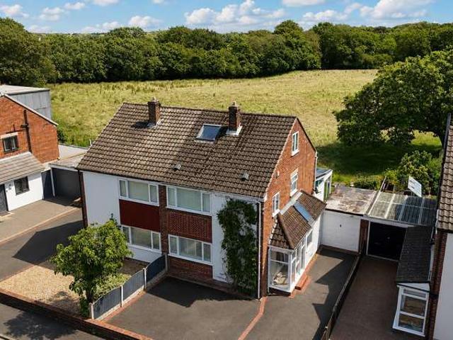 4 Bedroom Semi Detached House