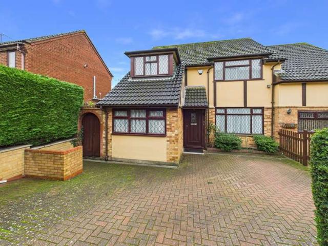 4 Bedroom Semi Detached House