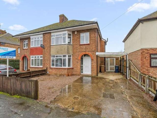 4 Bedroom Semi Detached House