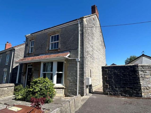 4 Bedroom Semi Detached House
