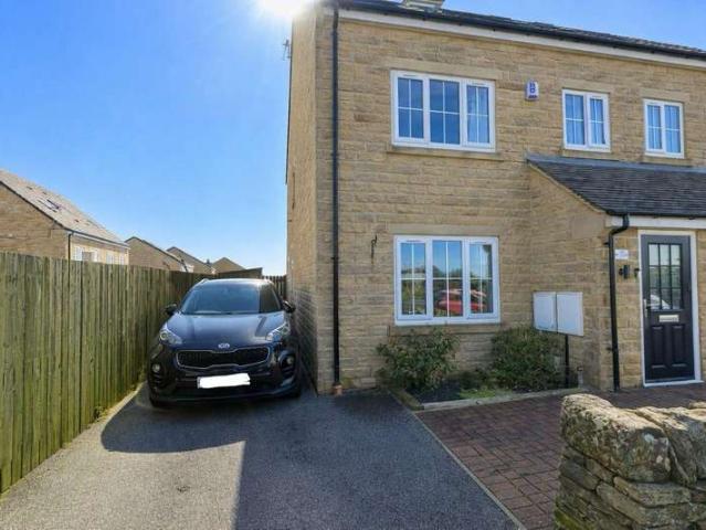 4 Bedroom Semi Detached House