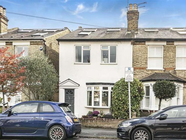 4 Bedroom Semi Detached House