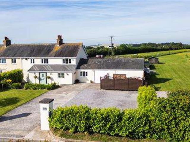 4 Bedroom Semi Detached House