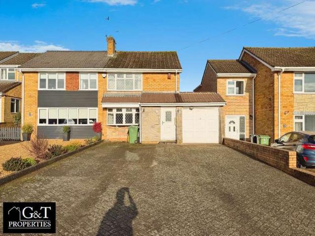 4 Bedroom Semi Detached House