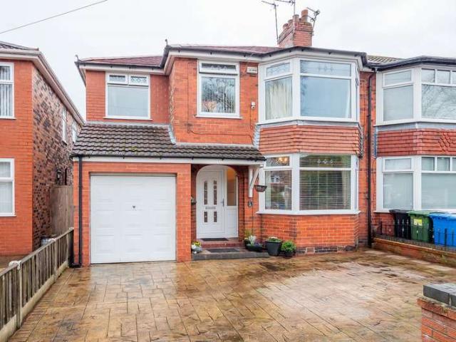 4 Bedroom Semi Detached House