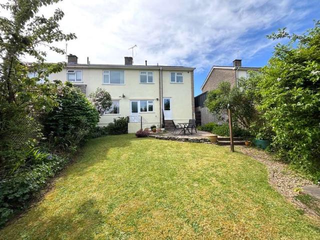 4 Bedroom Semi Detached House