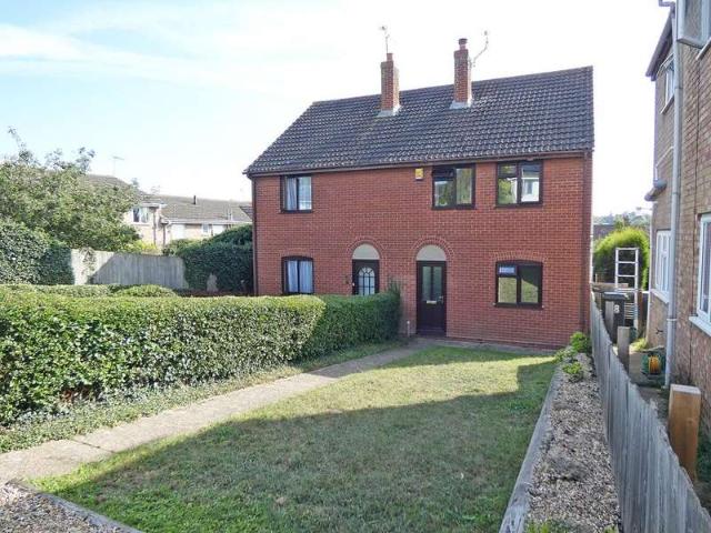 4 Bedroom Semi Detached House