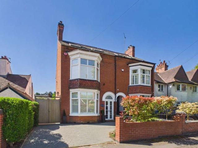 4 Bedroom Semi Detached House